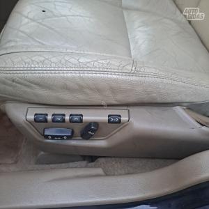 Blue Volvo S80 2007 in Alytus, with an engine capacity of 2.40 L and mileage of 425 thousand km for 1250 €, photo 12 on AUTOMOTO.COM.LV