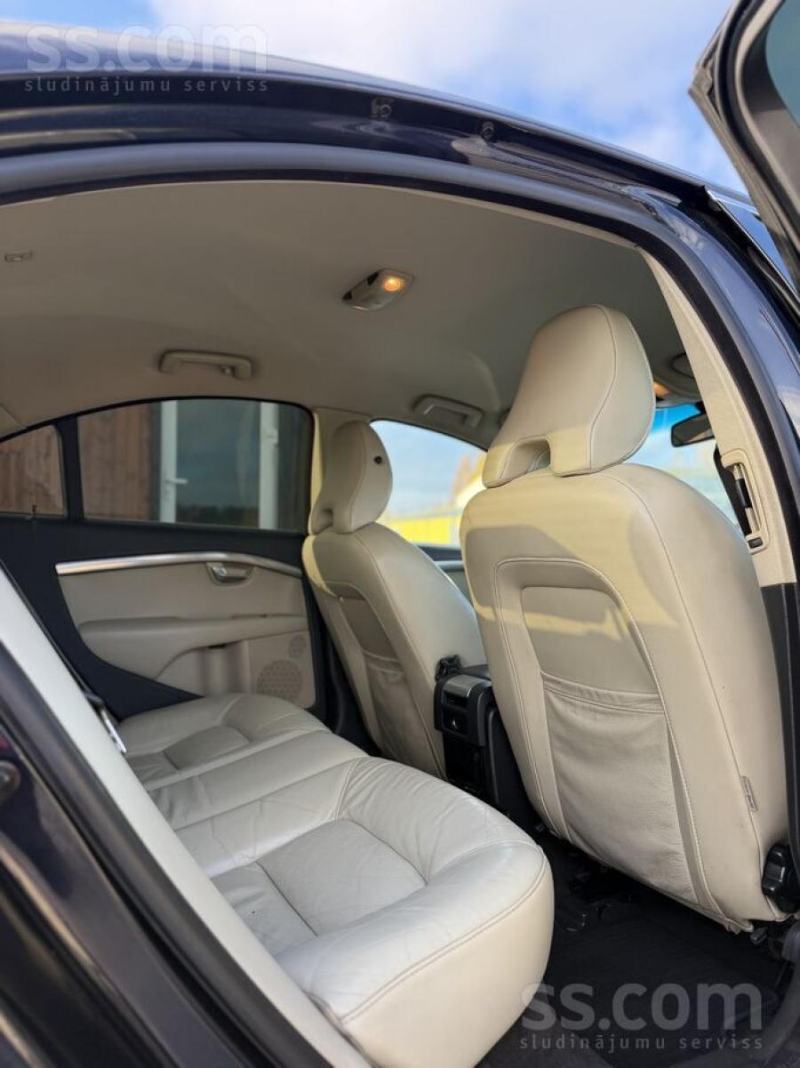 Zils Volvo S80 2007 Rīga, ar dzinēja tilpumu 2.40 L un nobraukumu 411 tūkst. km par 2550 €, foto 12 vietnē AUTOMOTO.COM.LV