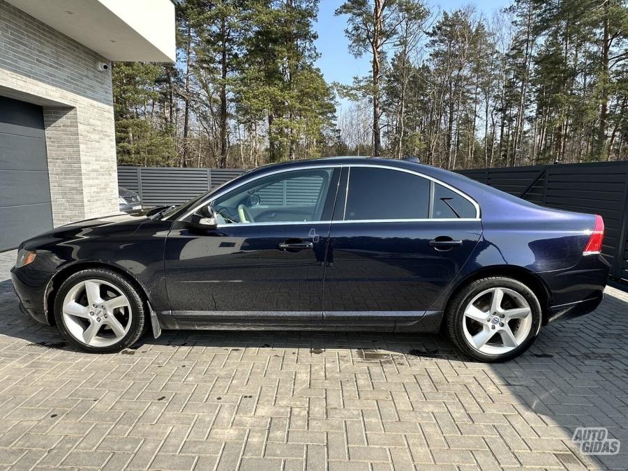 Blue Volvo S80 2008 in Vilnius, with an engine capacity of 2.40 L and mileage of 335 thousand km for 2700 €, photo 4 on AUTOMOTO.COM.LV