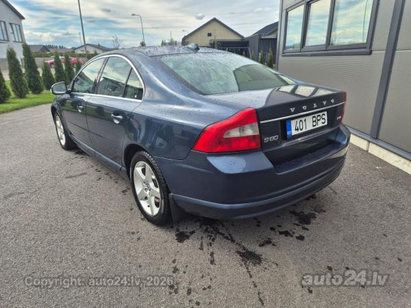 Blue Volvo S80 2008 in Parnu, with an engine capacity of 2.40 L and mileage of 325 thousand km for 3800 €, photo 5 on AUTOMOTO.COM.LV