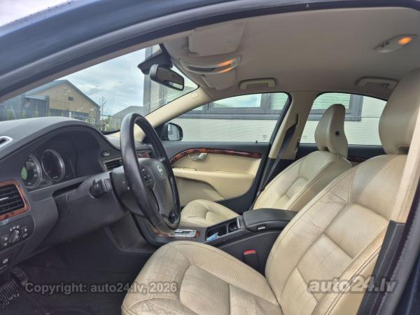 Blue Volvo S80 2008 in Parnu, with an engine capacity of 2.40 L and mileage of 325 thousand km for 3800 €, photo 7 on AUTOMOTO.COM.LV
