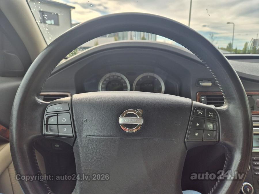 Zils Volvo S80 2008 Pērnava, ar dzinēja tilpumu 2.40 L un nobraukumu 325 tūkst. km par 3800 €, foto 13 vietnē AUTOMOTO.COM.LV
