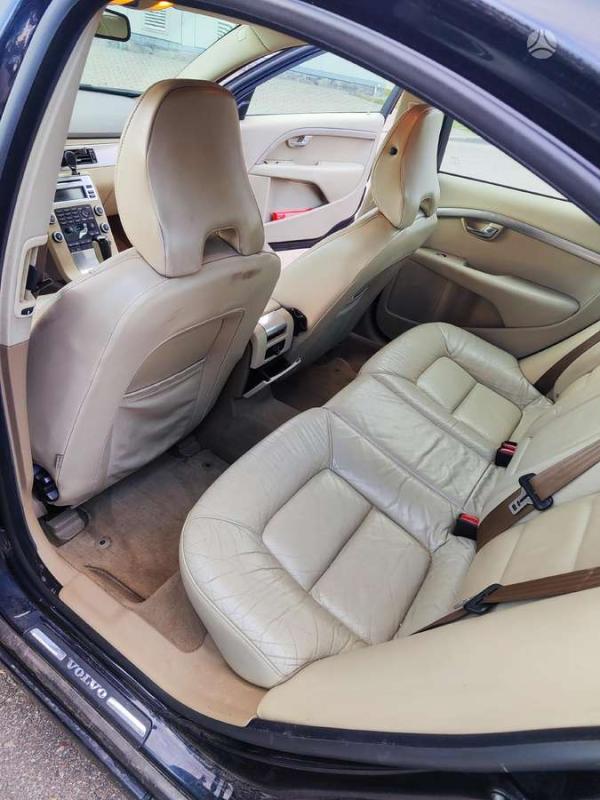 Blue Volvo S80 2008 in Vilnius, with an engine capacity of 2.40 L and mileage of 437 thousand km for 2200 €, photo 8 on AUTOMOTO.COM.LV