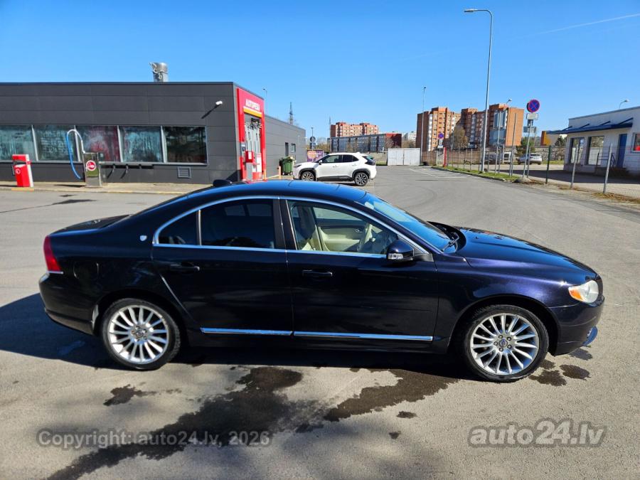 Zils Volvo S80 2008 Narva, ar dzinēja tilpumu 2.40 L un nobraukumu 290 tūkst. km par 5500 €, foto 4 vietnē AUTOMOTO.COM.LV
