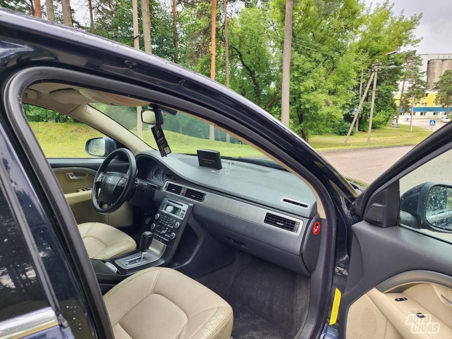 Blue Volvo S80 2008 in Vilnius, with an engine capacity of 2.40 L and mileage of 440 thousand km for 2700 €, photo 9 on AUTOMOTO.COM.LV