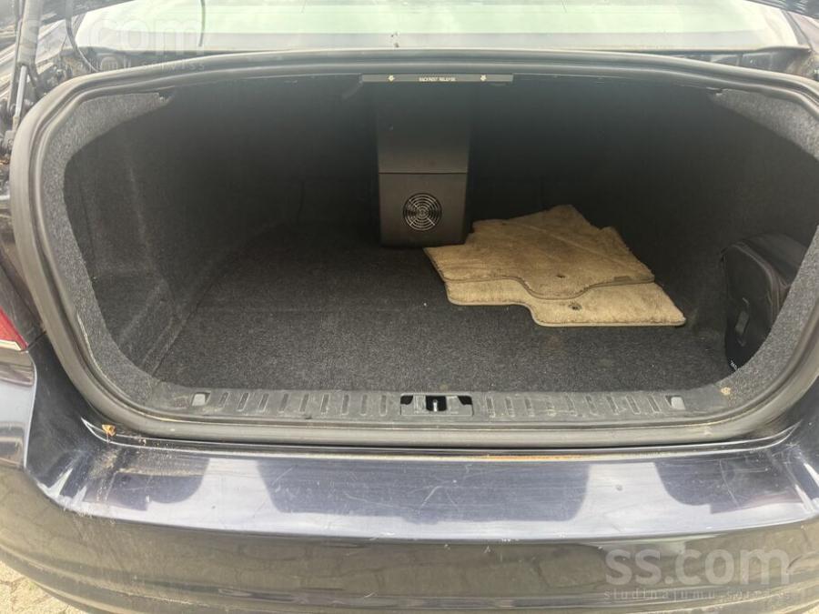 Blue Volvo S80 2008 in Jurmala, with an engine capacity of 2.40 L and mileage of 301 thousand km for 4000 €, photo 7 on AUTOMOTO.COM.LV