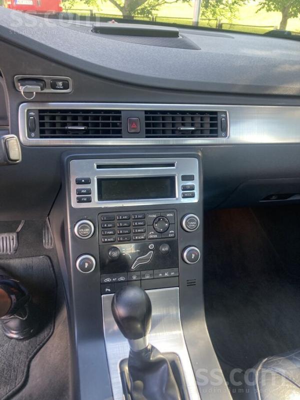 Blue Volvo S80 2008 in Talsi, with an engine capacity of 2.40 L and mileage of 326 thousand km for 2800 €, photo 8 on AUTOMOTO.COM.LV