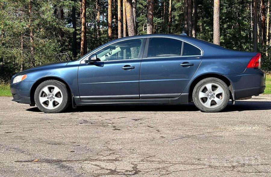 Blue Volvo S80 2008 in Riga, with an engine capacity of 2.40 L and mileage of 282 thousand km for 2900 €, photo 7 on AUTOMOTO.COM.LV