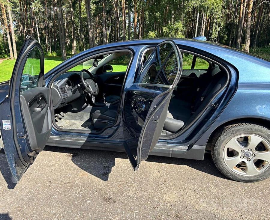 Blue Volvo S80 2008 in Riga, with an engine capacity of 2.40 L and mileage of 282 thousand km for 2900 €, photo 10 on AUTOMOTO.COM.LV