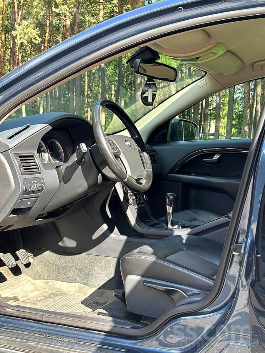 Blue Volvo S80 2008 in Riga, with an engine capacity of 2.40 L and mileage of 282 thousand km for 2900 €, photo 11 on AUTOMOTO.COM.LV