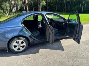 Blue Volvo S80 2008 in Riga, with an engine capacity of 2.40 L and mileage of 282 thousand km for 2900 €, photo 12 on AUTOMOTO.COM.LV