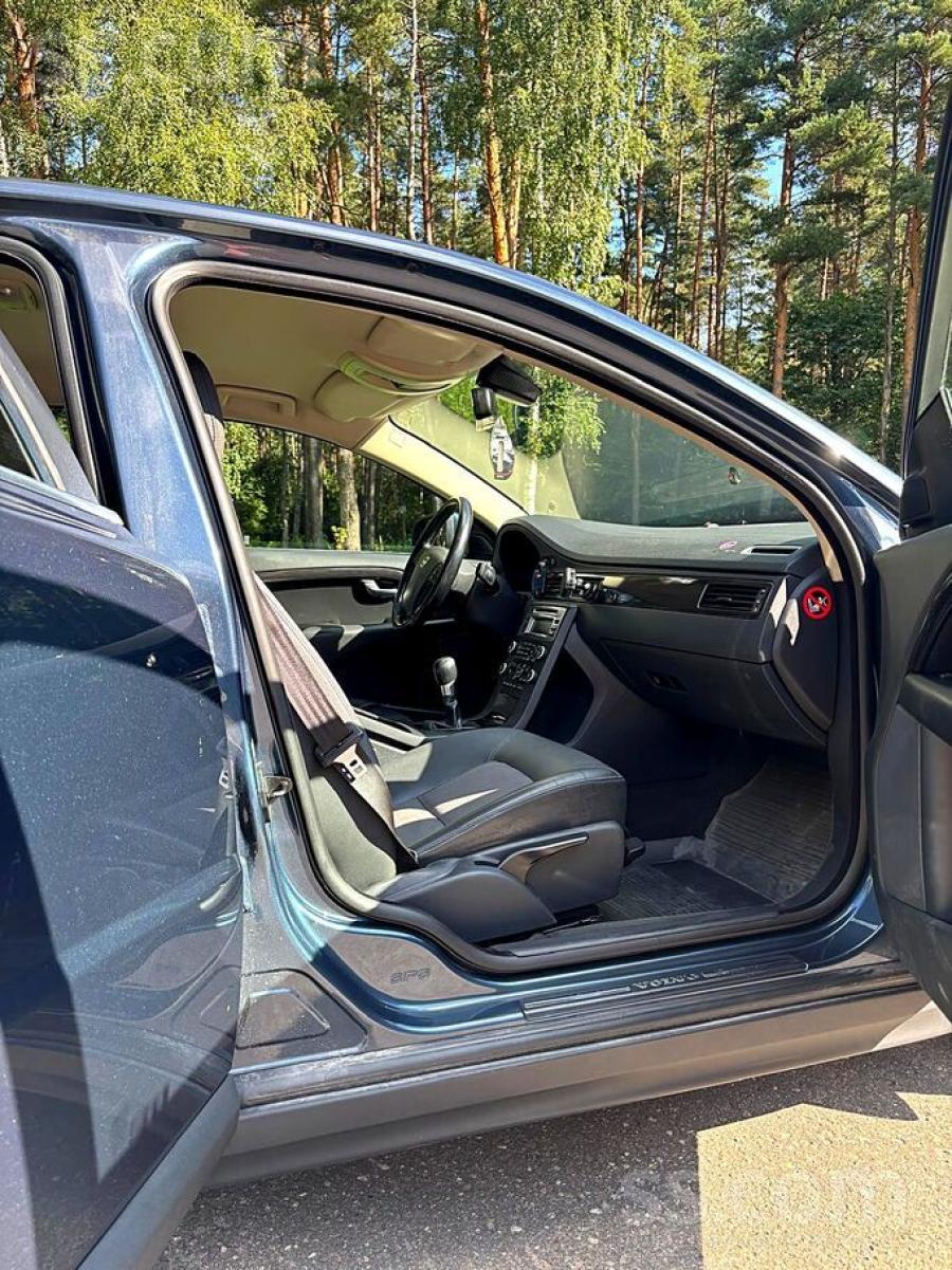 Blue Volvo S80 2008 in Riga, with an engine capacity of 2.40 L and mileage of 282 thousand km for 2900 €, photo 13 on AUTOMOTO.COM.LV
