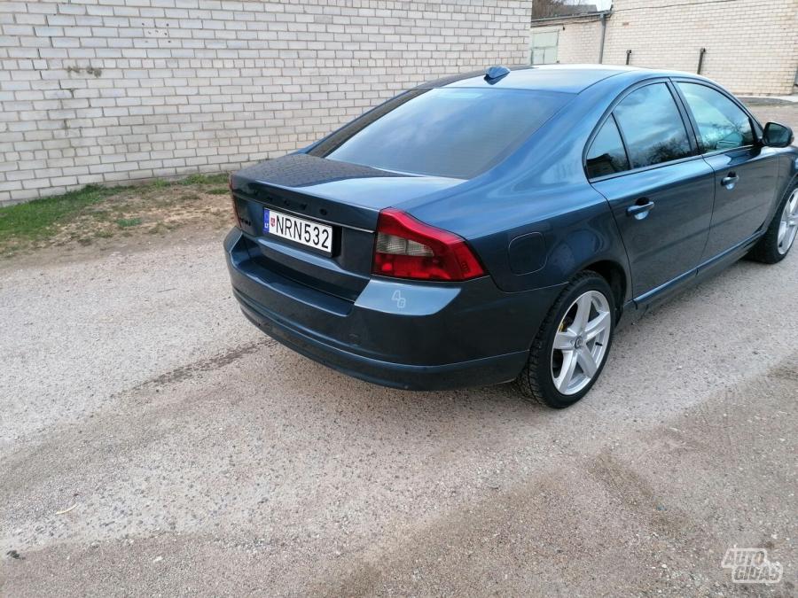 Blue Volvo S80 2009 in Utena, with an engine capacity of 2.40 L and mileage of 313 thousand km for 2500 €, photo 8 on AUTOMOTO.COM.LV