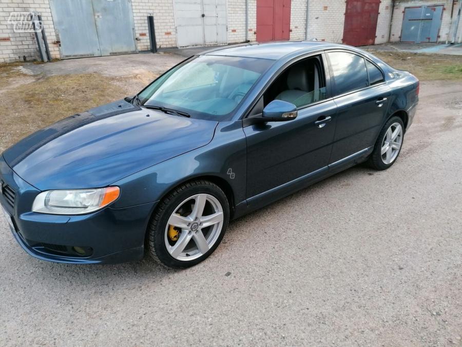 Blue Volvo S80 2009 in Utena, with an engine capacity of 2.40 L and mileage of 313 thousand km for 2500 €, photo 13 on AUTOMOTO.COM.LV