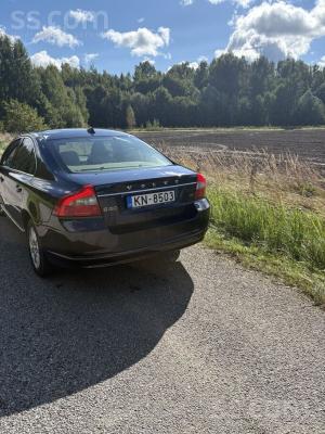 Blue Volvo S80 2009 in Valmiera, with an engine capacity of 2.40 L and mileage of 370 thousand km for 2800 €, photo 4 on AUTOMOTO.COM.LV