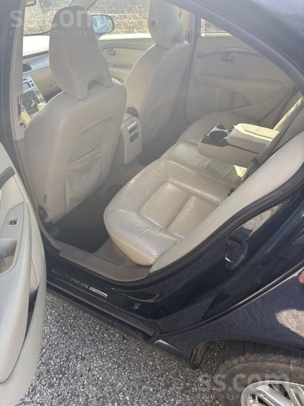 Blue Volvo S80 2009 in Valmiera, with an engine capacity of 2.40 L and mileage of 370 thousand km for 2800 €, photo 8 on AUTOMOTO.COM.LV