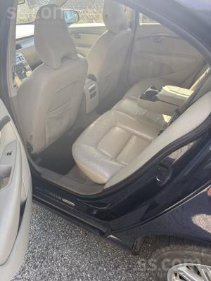 Blue Volvo S80 2009 in Valmiera, with an engine capacity of 2.40 L and mileage of 370 thousand km for 2800 €, photo 8 on AUTOMOTO.COM.LV