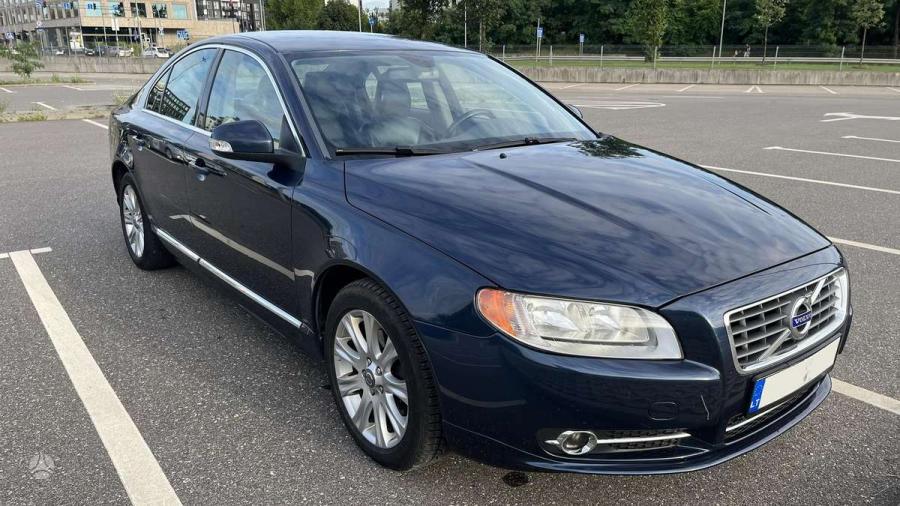 Blue Volvo S80 2010 in Vilnius, with an engine capacity of 2.40 L and mileage of 355 thousand km for 4000 €, photo 4 on AUTOMOTO.COM.LV