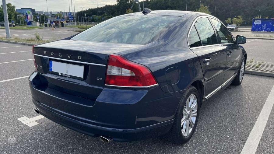Blue Volvo S80 2010 in Vilnius, with an engine capacity of 2.40 L and mileage of 355 thousand km for 4000 €, photo 6 on AUTOMOTO.COM.LV