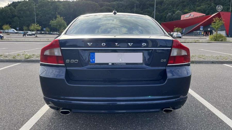 Blue Volvo S80 2010 in Vilnius, with an engine capacity of 2.40 L and mileage of 355 thousand km for 4000 €, photo 7 on AUTOMOTO.COM.LV