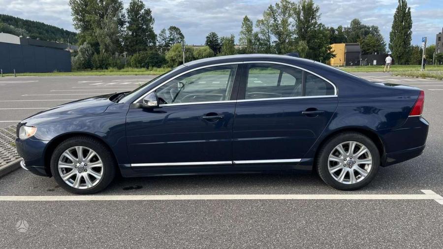 Blue Volvo S80 2010 in Vilnius, with an engine capacity of 2.40 L and mileage of 355 thousand km for 4000 €, photo 9 on AUTOMOTO.COM.LV