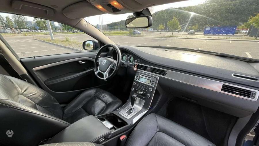 Blue Volvo S80 2010 in Vilnius, with an engine capacity of 2.40 L and mileage of 355 thousand km for 4000 €, photo 15 on AUTOMOTO.COM.LV