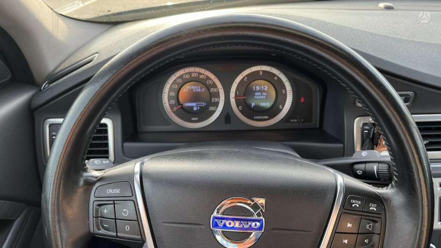 Blue Volvo S80 2010 in Vilnius, with an engine capacity of 2.40 L and mileage of 355 thousand km for 4000 €, photo 17 on AUTOMOTO.COM.LV