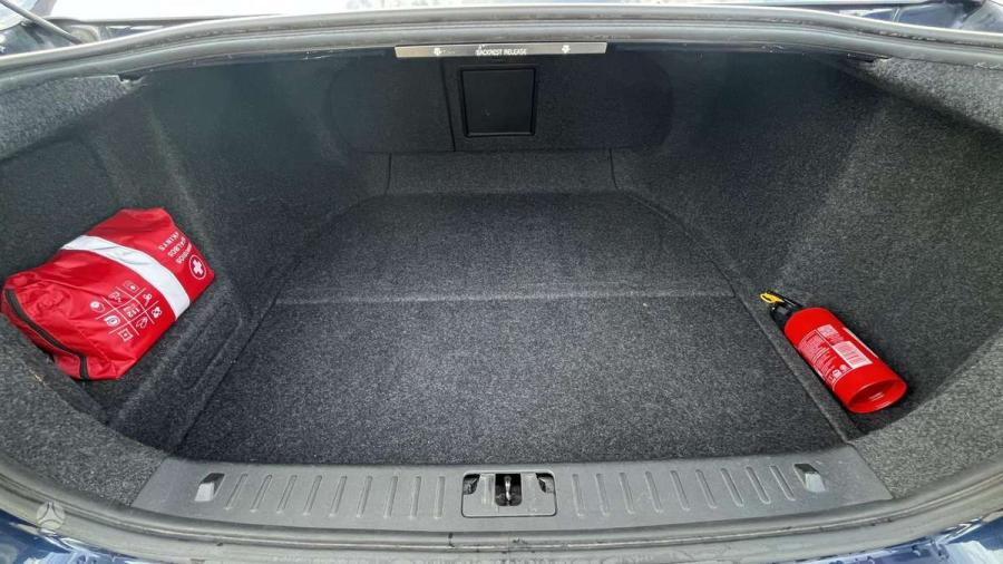 Blue Volvo S80 2010 in Vilnius, with an engine capacity of 2.40 L and mileage of 355 thousand km for 4000 €, photo 20 on AUTOMOTO.COM.LV