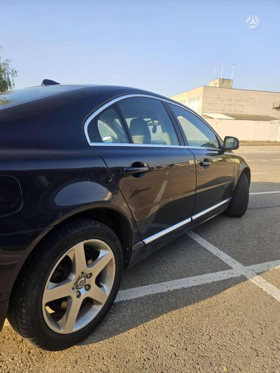 Blue Volvo S80 2010 in Kaunas, with an engine capacity of 2.40 L and mileage of 364 thousand km for 3200 €, photo 4 on AUTOMOTO.COM.LV