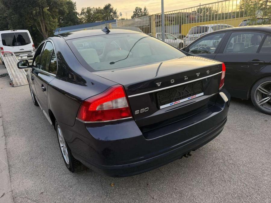 Blue Volvo S80 2010 in Siauliai, with an engine capacity of 1.56 L and mileage of 300 thousand km for 3000 €, photo 8 on AUTOMOTO.COM.LV