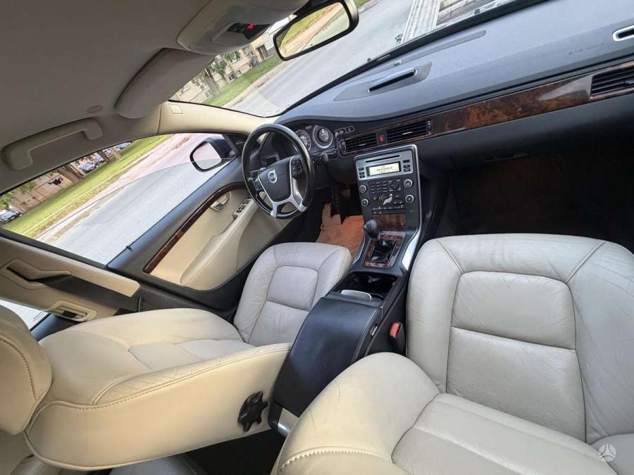 Blue Volvo S80 2010 in Siauliai, with an engine capacity of 1.56 L and mileage of 300 thousand km for 3000 €, photo 11 on AUTOMOTO.COM.LV