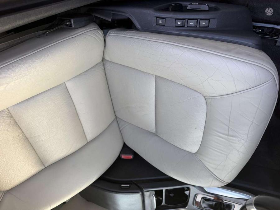 Blue Volvo S80 2010 in Siauliai, with an engine capacity of 1.56 L and mileage of 300 thousand km for 3000 €, photo 15 on AUTOMOTO.COM.LV
