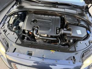 Blue Volvo S80 2010 in Siauliai, with an engine capacity of 1.56 L and mileage of 300 thousand km for 3000 €, photo 16 on AUTOMOTO.COM.LV