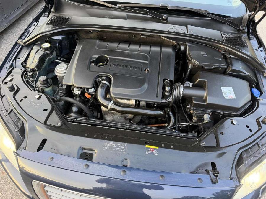 Blue Volvo S80 2010 in Siauliai, with an engine capacity of 1.56 L and mileage of 300 thousand km for 3000 €, photo 16 on AUTOMOTO.COM.LV