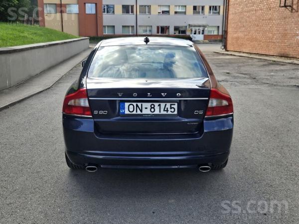 Zils Volvo S80 2011 Jēkabpils, ar dzinēja tilpumu 2.40 L un nobraukumu 323 tūkst. km par 4990 €, foto 6 vietnē AUTOMOTO.COM.LV