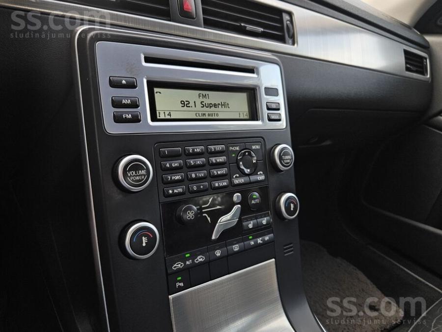 Zils Volvo S80 2011 Jēkabpils, ar dzinēja tilpumu 2.40 L un nobraukumu 323 tūkst. km par 4990 €, foto 24 vietnē AUTOMOTO.COM.LV