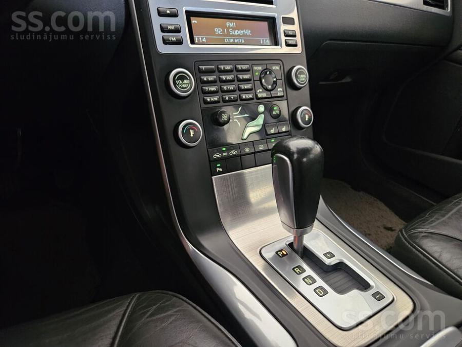 Zils Volvo S80 2011 Jēkabpils, ar dzinēja tilpumu 2.40 L un nobraukumu 323 tūkst. km par 4990 €, foto 29 vietnē AUTOMOTO.COM.LV