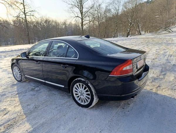 Zils Volvo S80 2012 Viļņa, ar dzinēja tilpumu 3.19 L un nobraukumu 201 tūkst. km par 6300 €, foto 4 vietnē AUTOMOTO.COM.LV