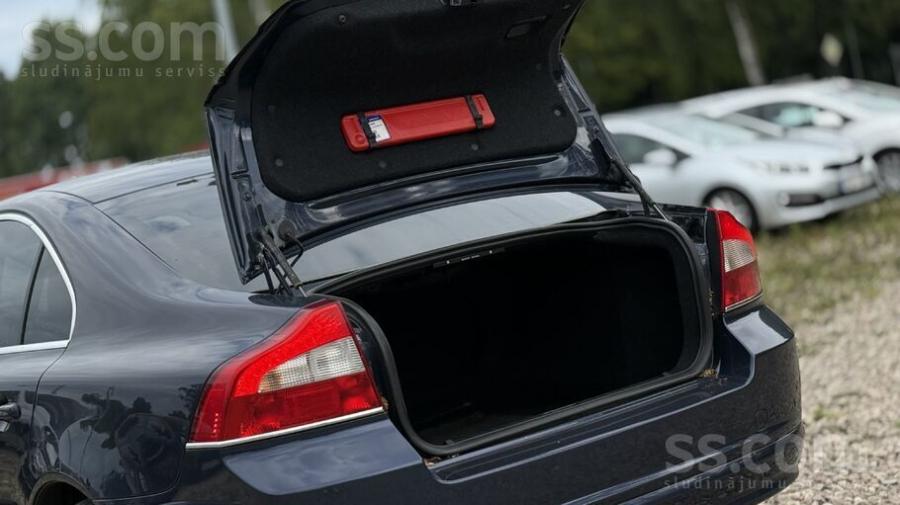 Zils Volvo S80 2012 Jelgava, ar dzinēja tilpumu 1.60 L un nobraukumu 279 tūkst. km par 5190 €, foto 26 vietnē AUTOMOTO.COM.LV