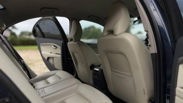 Zils Volvo S80 2012 Jelgava, ar dzinēja tilpumu 1.60 L un nobraukumu 279 tūkst. km par 5190 €, foto 9 vietnē AUTOMOTO.COM.LV