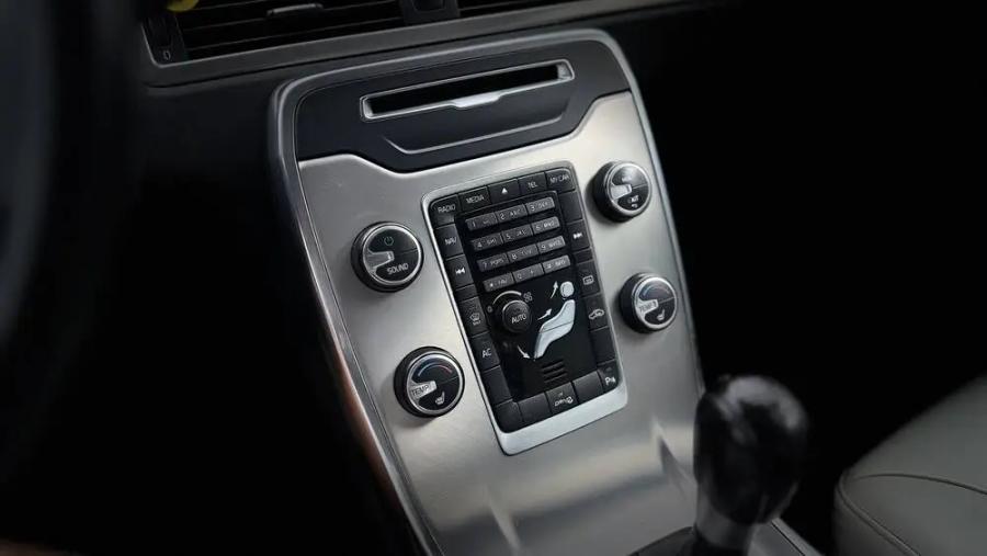 Zils Volvo S80 2012 Jelgava, ar dzinēja tilpumu 1.60 L un nobraukumu 279 tūkst. km par 5190 €, foto 20 vietnē AUTOMOTO.COM.LV