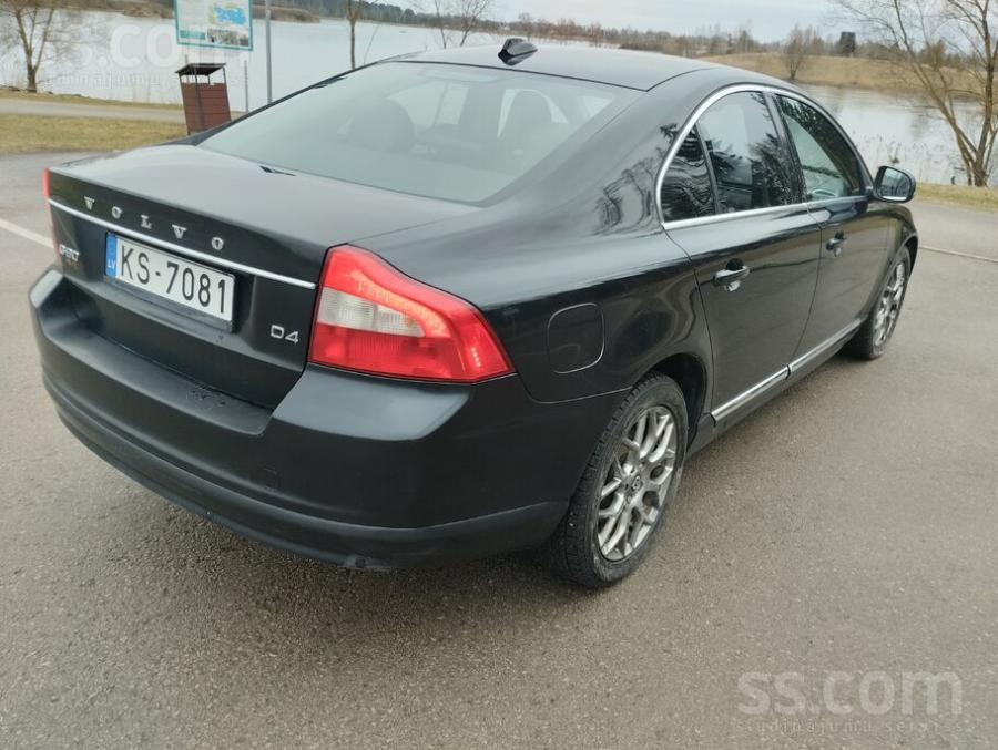 Blue Volvo S80 2013 in Jekabpils, with an engine capacity of 2.00 L and mileage of 325 thousand km for 5350 €, photo 2 on AUTOMOTO.COM.LV
