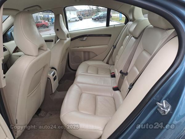 Blue Volvo S80 2013 in Voru, with an engine capacity of 2.00 L and mileage of 267 thousand km for 10000 €, photo 11 on AUTOMOTO.COM.LV