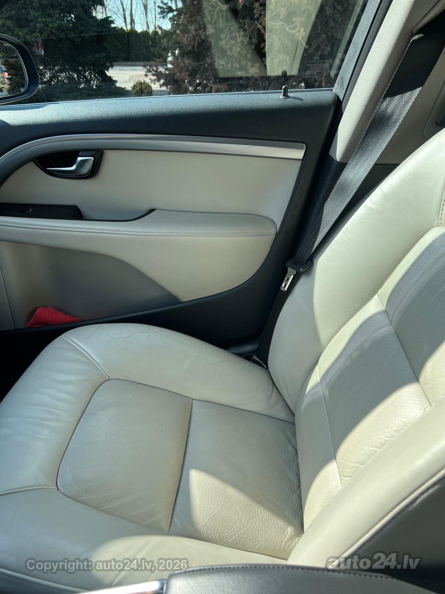 Zils Volvo S80 2013 Rīga, ar dzinēja tilpumu 2.00 L un nobraukumu 270 tūkst. km par 7950 €, foto 10 vietnē AUTOMOTO.COM.LV