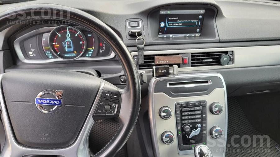 Blue Volvo S80 2014 in Bauska, with an engine capacity of 2.00 L and mileage of 270 thousand km for 8250 €, photo 6 on AUTOMOTO.COM.LV