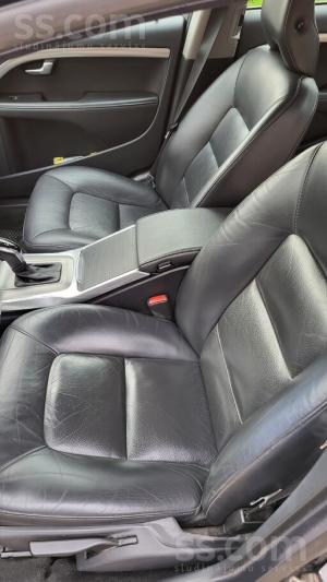 Blue Volvo S80 2014 in Bauska, with an engine capacity of 2.00 L and mileage of 270 thousand km for 8250 €, photo 7 on AUTOMOTO.COM.LV