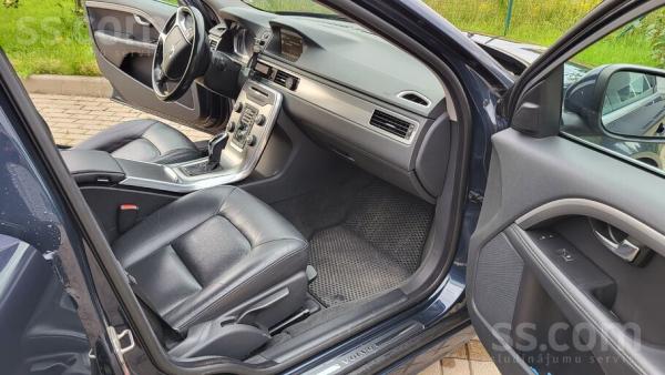 Blue Volvo S80 2014 in Bauska, with an engine capacity of 2.00 L and mileage of 270 thousand km for 8250 €, photo 8 on AUTOMOTO.COM.LV
