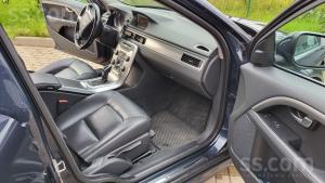 Blue Volvo S80 2014 in Bauska, with an engine capacity of 2.00 L and mileage of 270 thousand km for 8250 €, photo 9 on AUTOMOTO.COM.LV