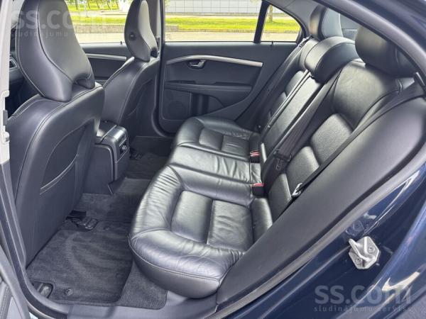 Volvo S80 2014 Rīga vietnē Zils Volvo S80 2014 Rīga, ar dzinēja tilpumu 2.00 L un nobraukumu 270 tūkst. km par 8190 €, foto 11 vietnē AUTOMOTO.COM.LV