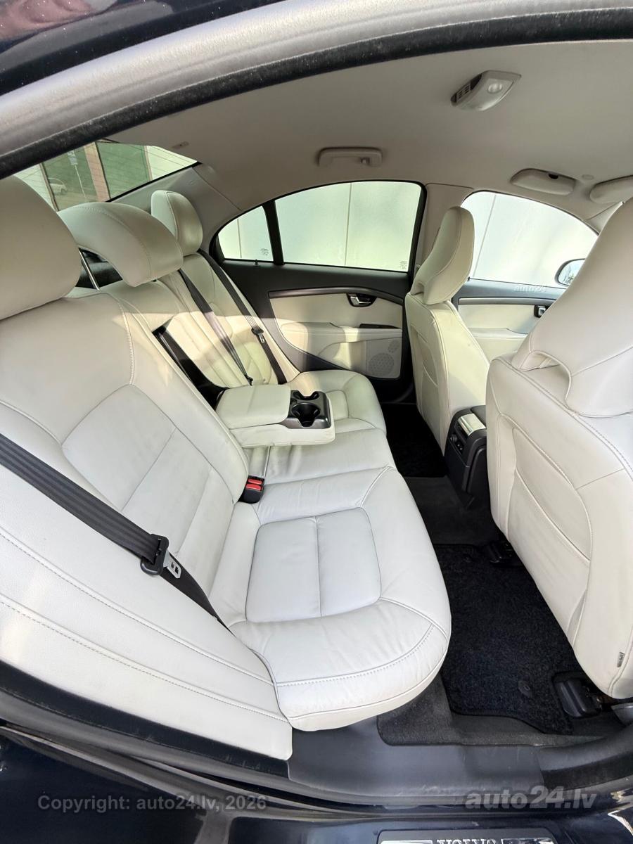 Zils Volvo S80 2015 Tallina, ar dzinēja tilpumu 2.00 L un nobraukumu 230 tūkst. km par 9000 €, foto 9 vietnē AUTOMOTO.COM.LV
